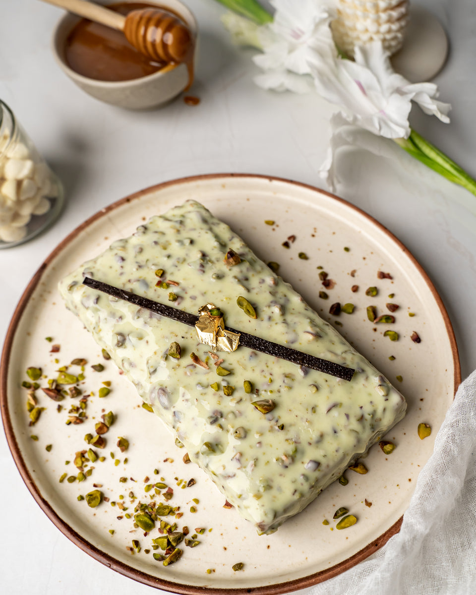 Eggless Pistachio Cake – elloras.in